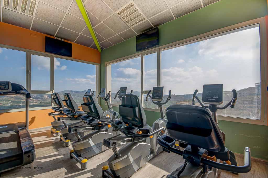 חדרי אירוח מרכז ירח - Moon Center במגדל שמס 052-9706665 - ® צימר